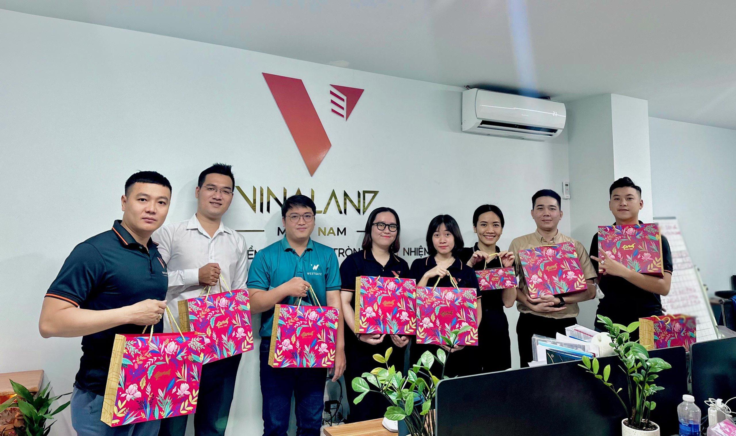 VINALAND MIỀN NAM TẶNG QUÀ TRUNG THU 2023 CHO CÁN BỘ CÔNG NHÂN VIÊN ...